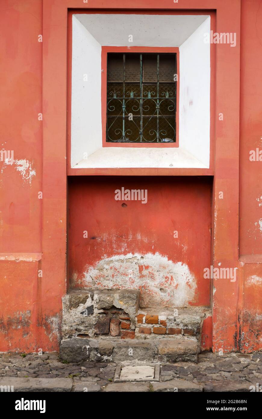 Architectural detail of colonial house in La Antigua Guatemala, window ...