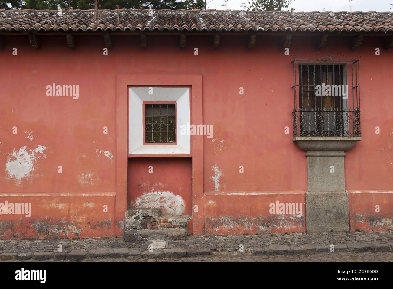 Architectural detail of colonial house in La Antigua Guatemala, window ...