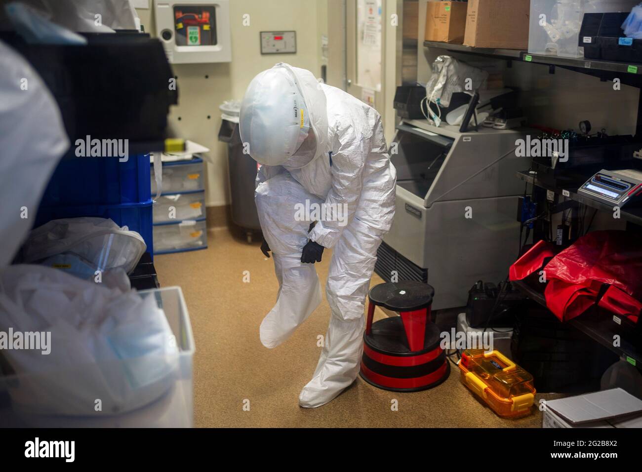 Biosafety Lab High Resolution Stock Photography and Images - Alamy