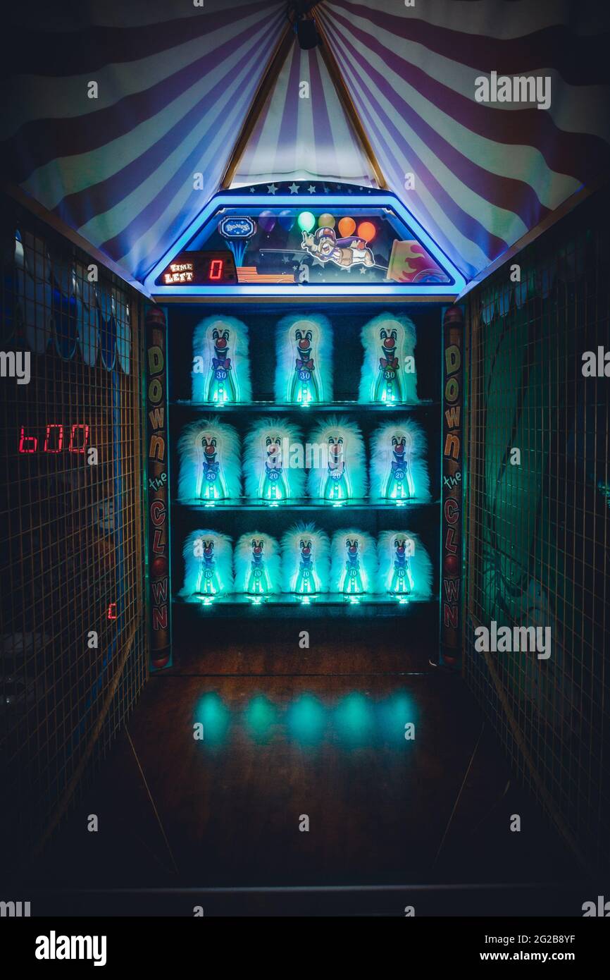 Roll a win arcade hi-res stock photography and images - Alamy