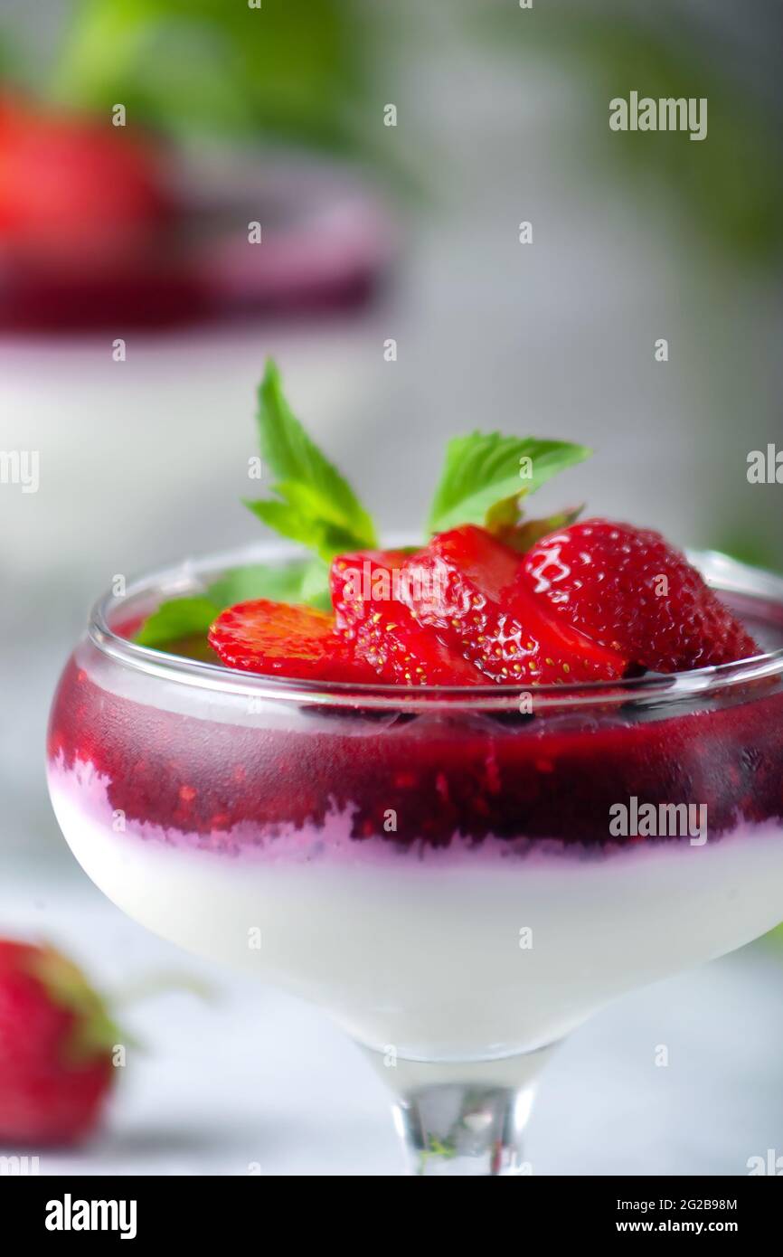 Verina hi-res stock photography and images - Alamy