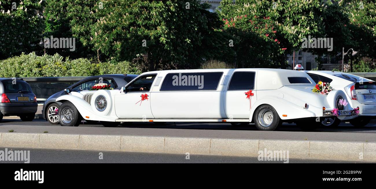Luxury limousine hi-res stock photography and images - Alamy