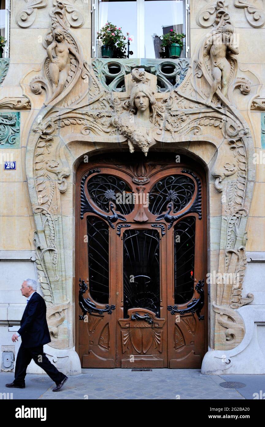 Rapp paris hi-res stock photography and images - Alamy