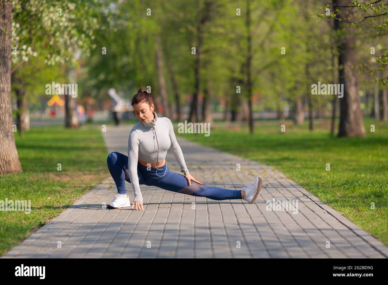 Stretchig legs hi-res stock photography and images - Alamy