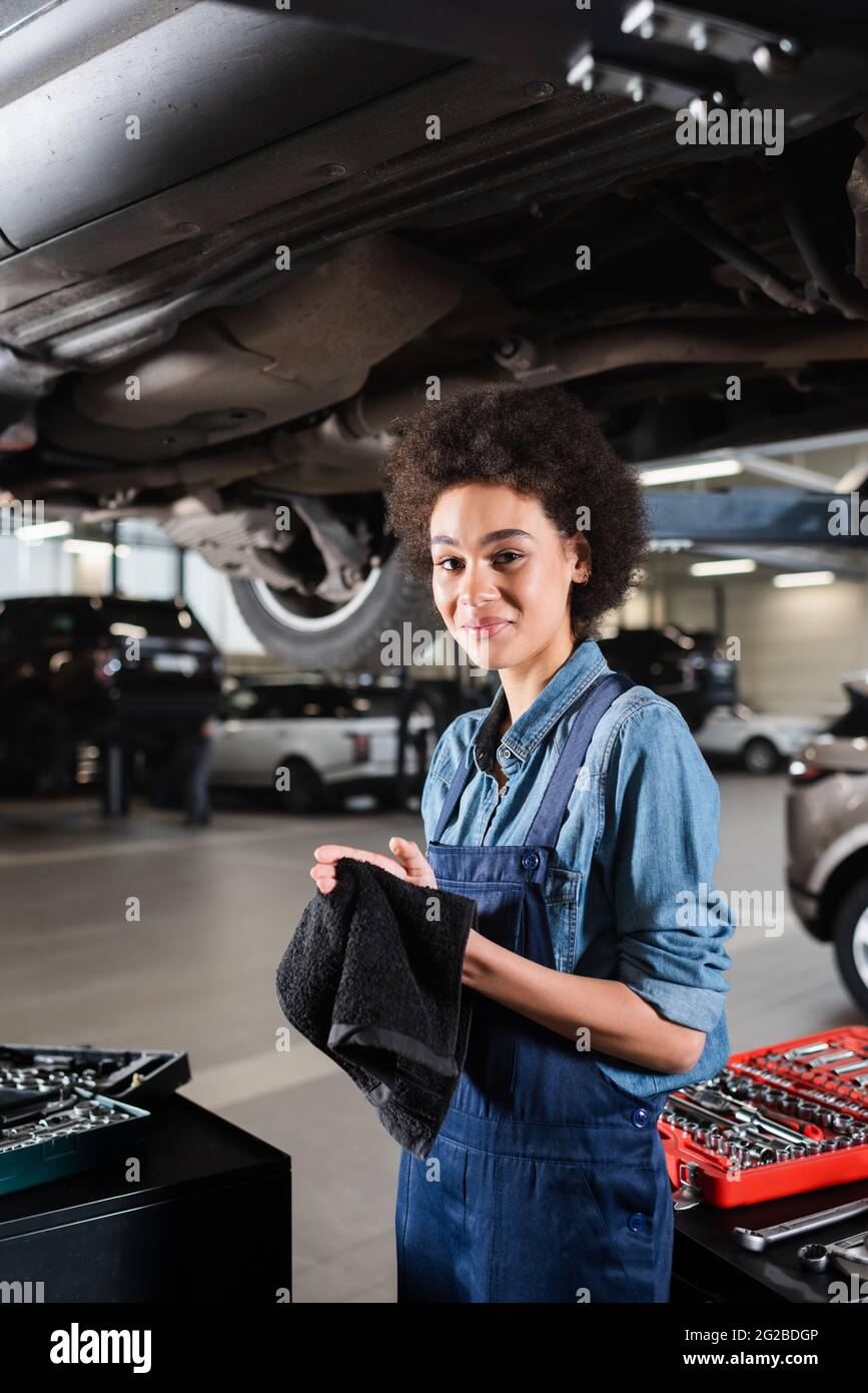 Drying hands hi-res stock photography and images - Alamy