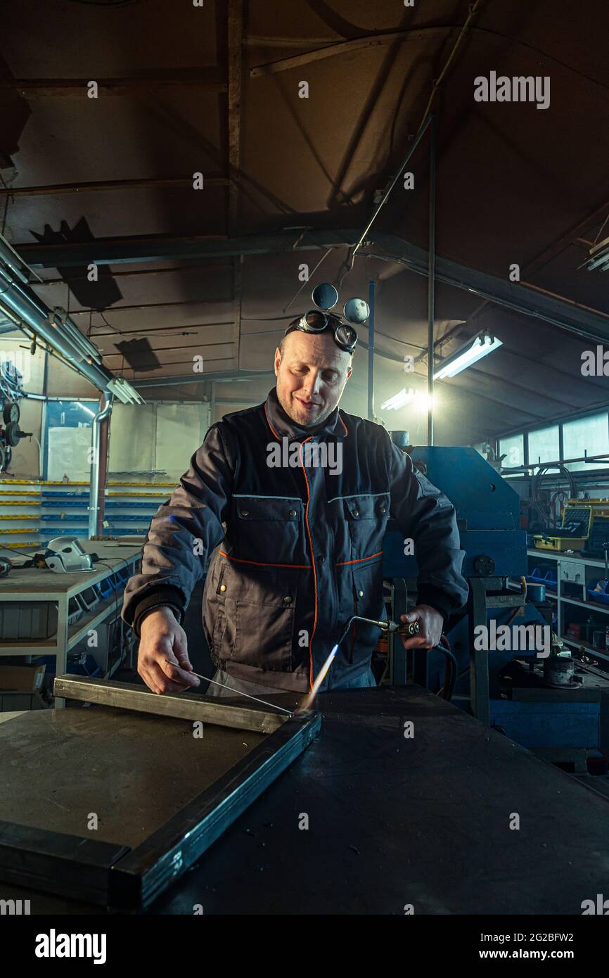 Back weld hi-res stock photography and images - Alamy