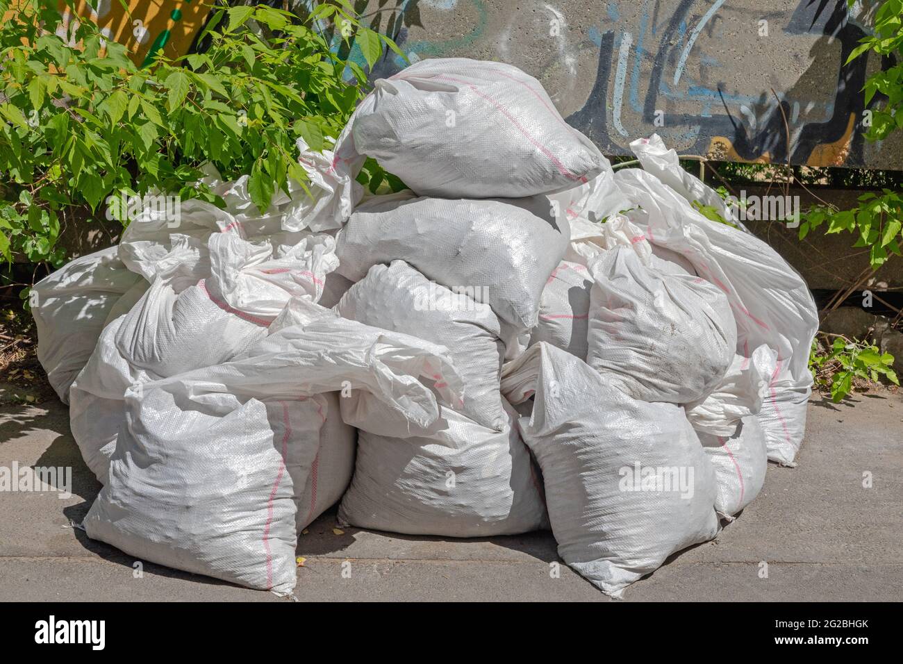 Sacks bags hi-res stock photography and images - Alamy