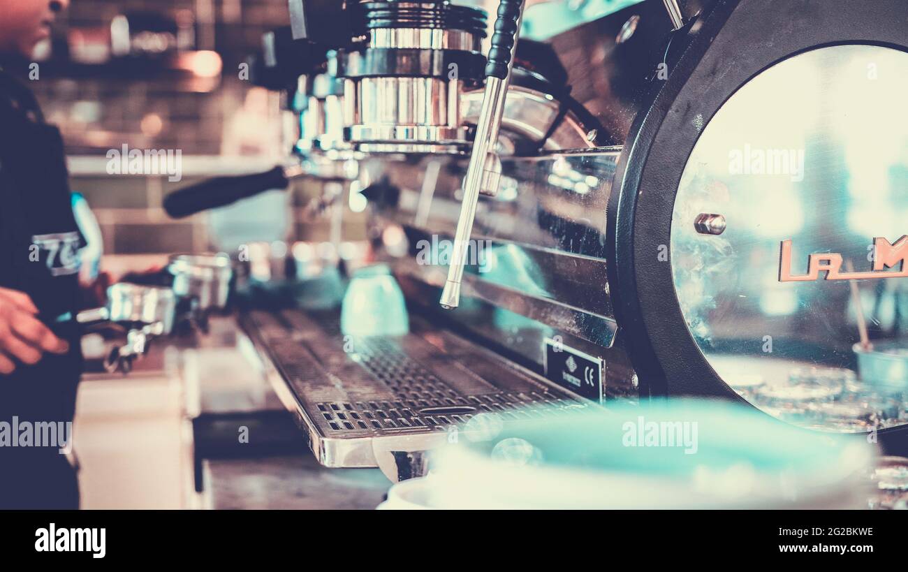 Close up barista pouring hi-res stock photography and images - Alamy