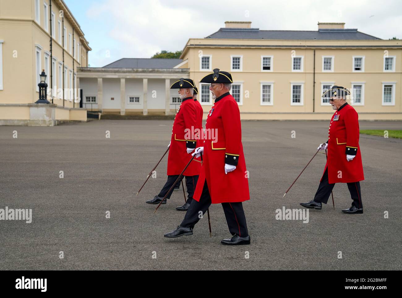 Chelsea Pensioners rehearse before competing in the British Army's All ...