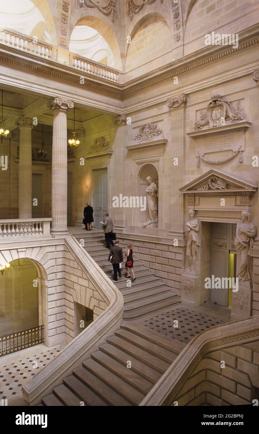 Grand theatre bordeaux staircase hi-res stock photography and images ...