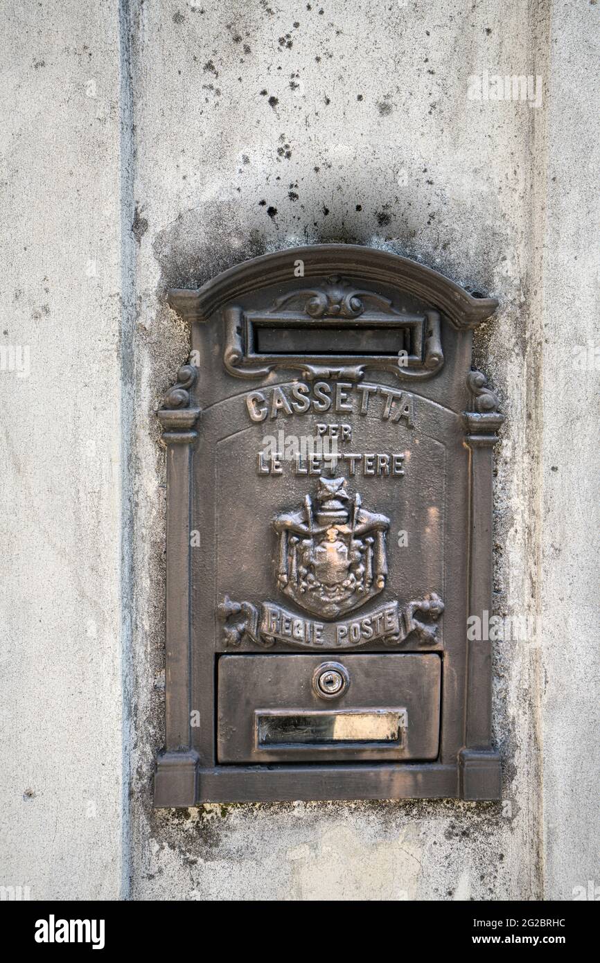 Old italian post box hi-res stock photography and images - Alamy