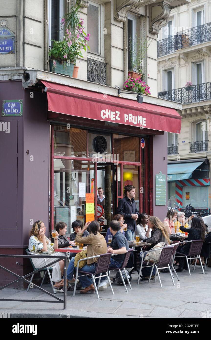FRANCE. PARIS (75) 10 TH ARR. CANAL SAINT-MARTIN DISTRICT. CHEZ PRUNE ...