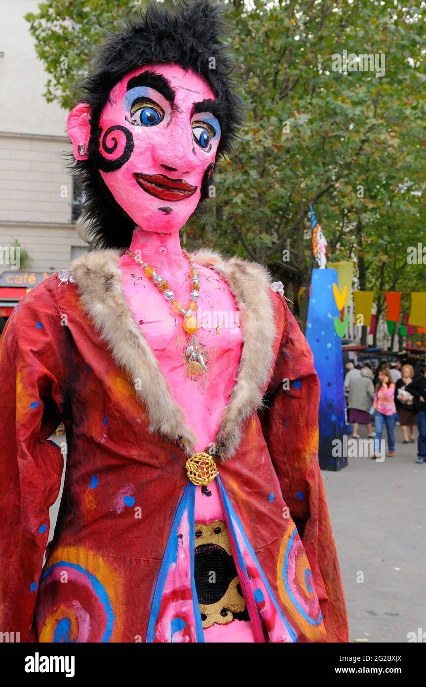 Paris puppets hi-res stock photography and images - Alamy