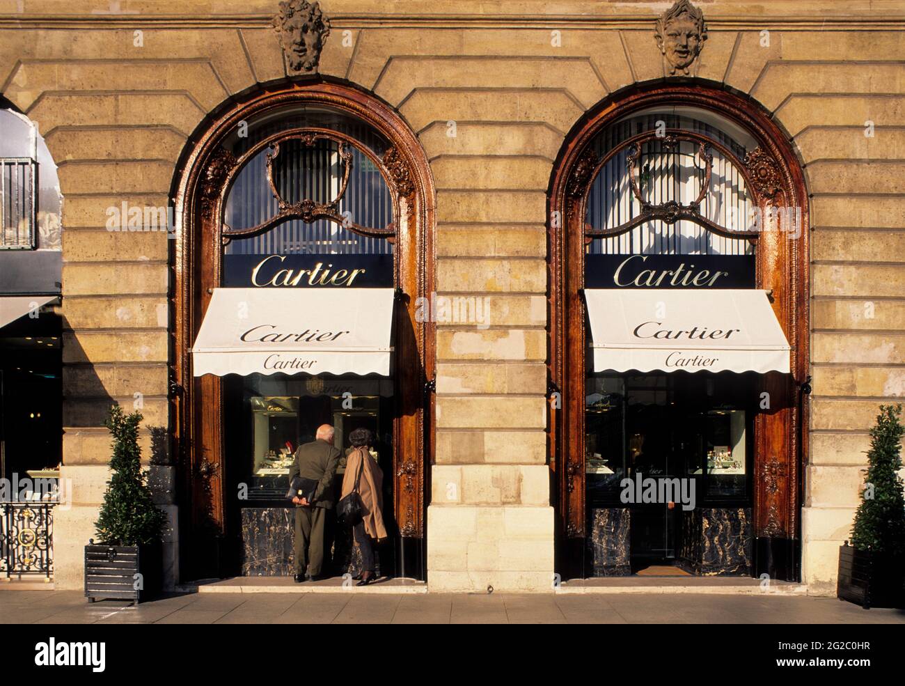 Cartier exterior paris hi-res stock photography and images - Alamy