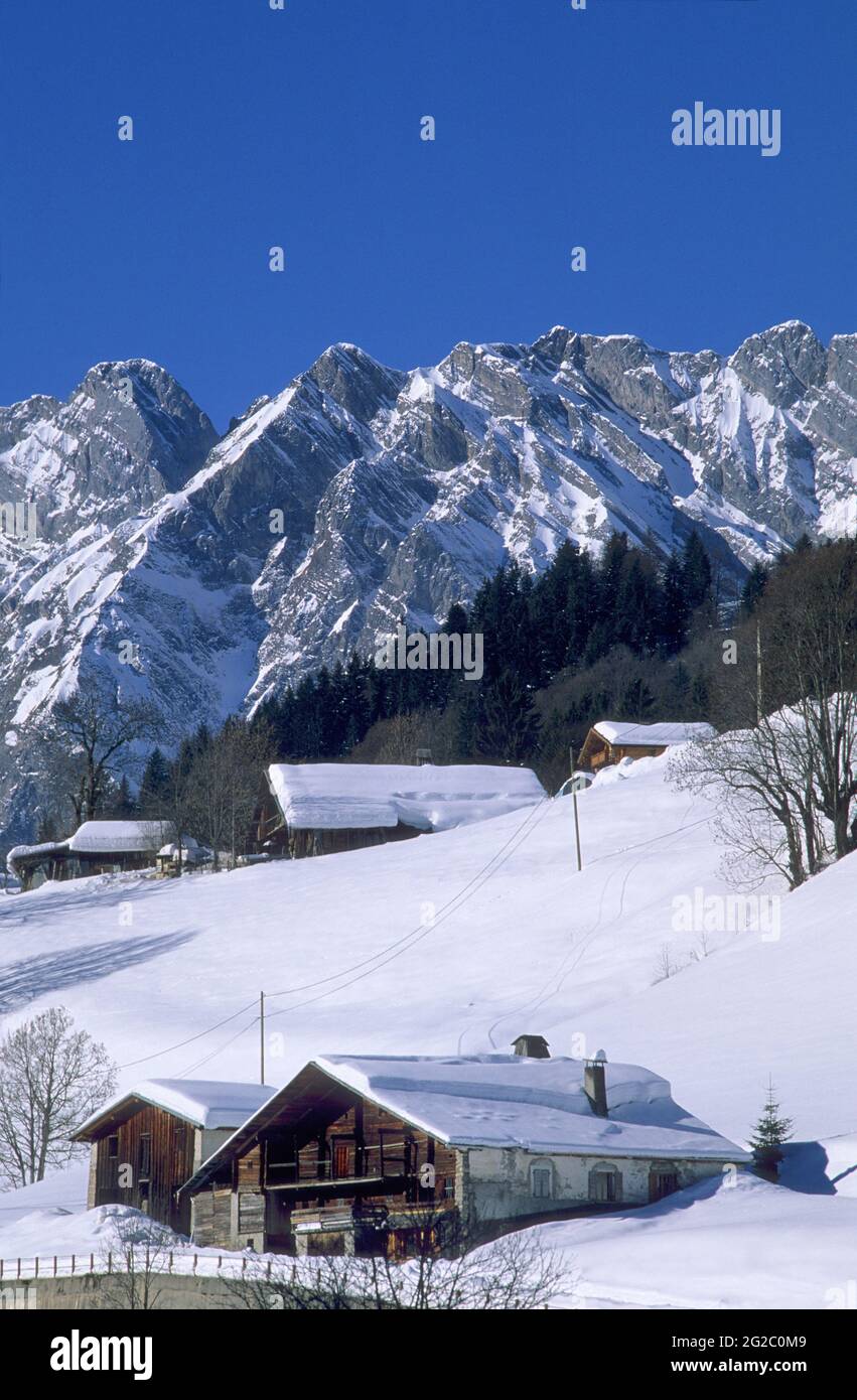 FRANCE, SAVOIE (73) VAL D'ARLY AND ARAVIS, VILLAGE OF LA GIETTAZ ...