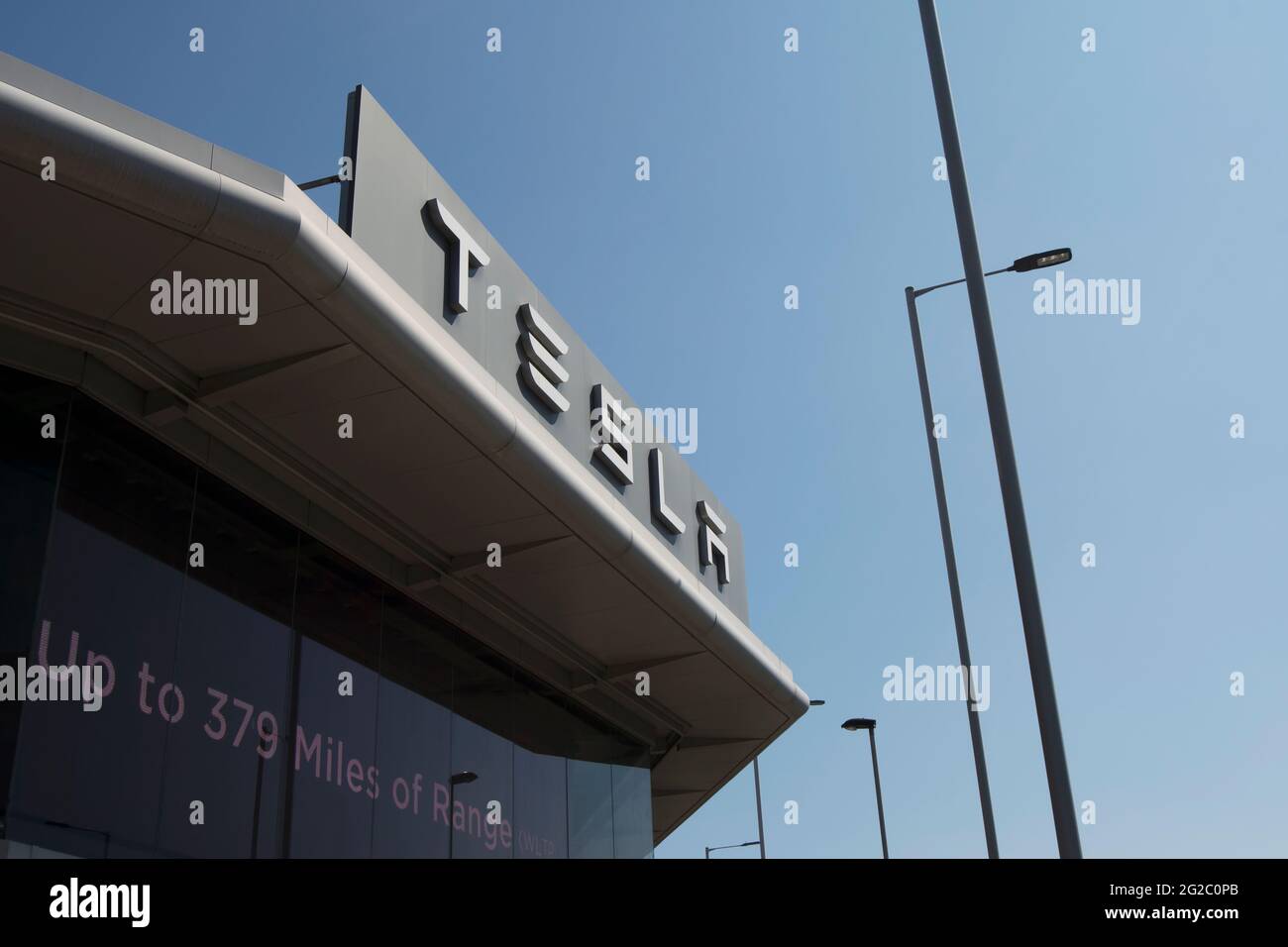 Tesla dealer london hi-res stock photography and images - Alamy