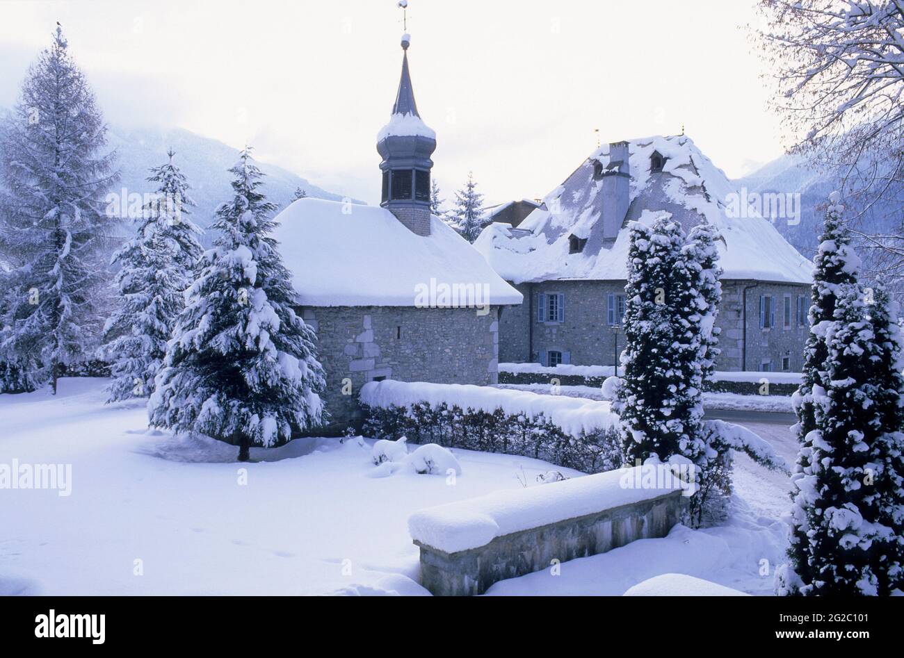 FRANCE, HAUTE-SAVOIE (74) VILLAGE AND SKI RESORT OF SAMOENS, CHAPEL AND ...