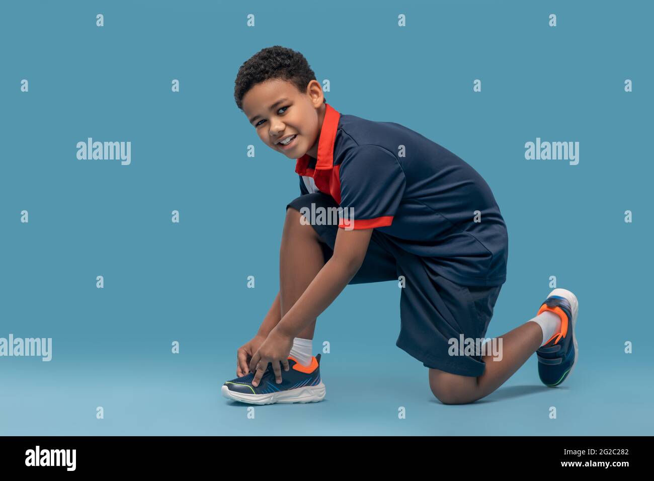 Crouching posture hi-res stock photography and images - Alamy