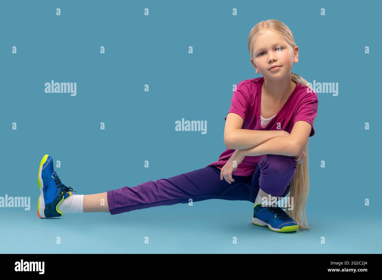 Crouching posture hi-res stock photography and images - Alamy