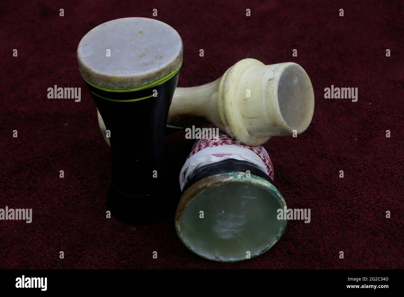 Iraq musical instruments hi-res stock photography and images - Alamy