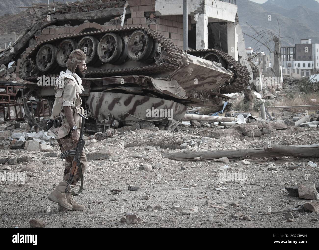 Taiz Yemen 11 Mar 2016 : Soldier fighting in the ranks of the ...