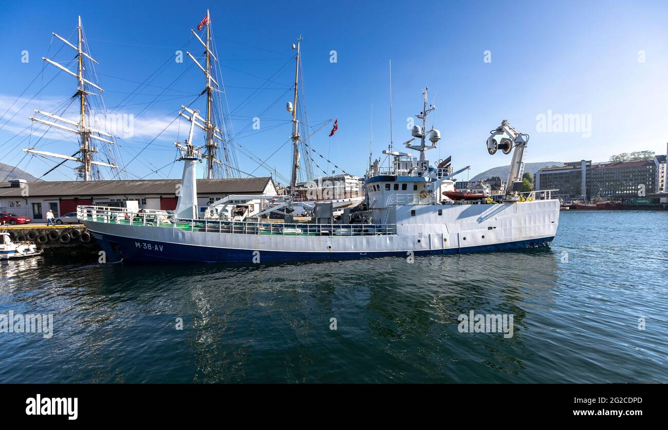 Trawler storm hi-res stock photography and images - Alamy