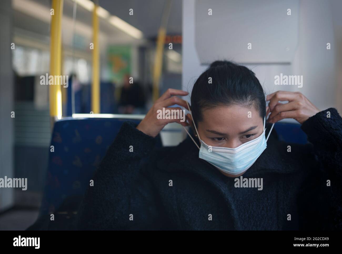 Train face mask coronavirus hi-res stock photography and images - Alamy