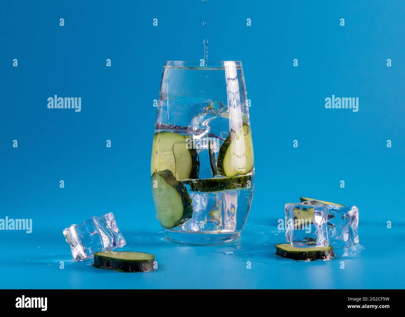 Underwater experiment hi-res stock photography and images - Alamy