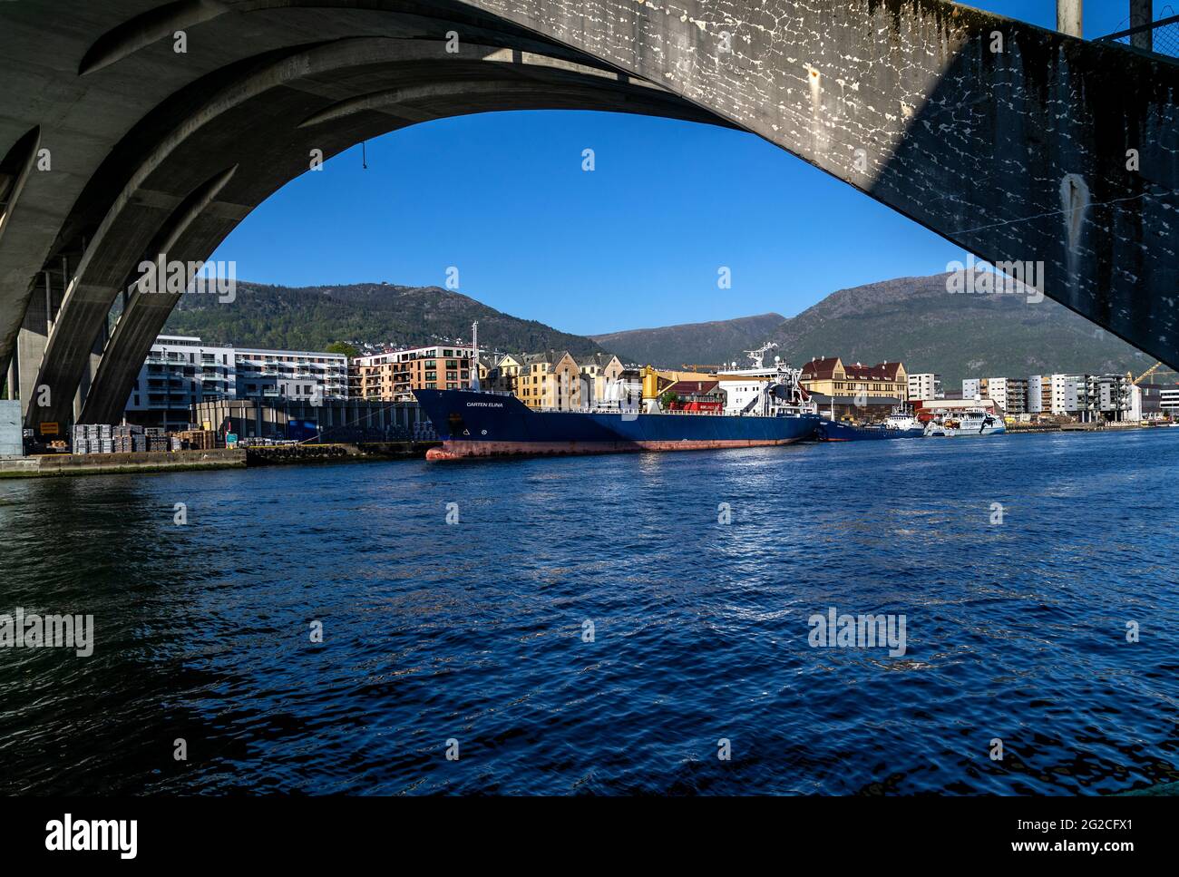 Pallet carrier, tweendecker Carten Elina, small bulk ship Nysand and ...