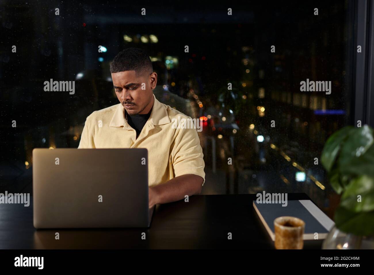 Night working hi-res stock photography and images - Alamy