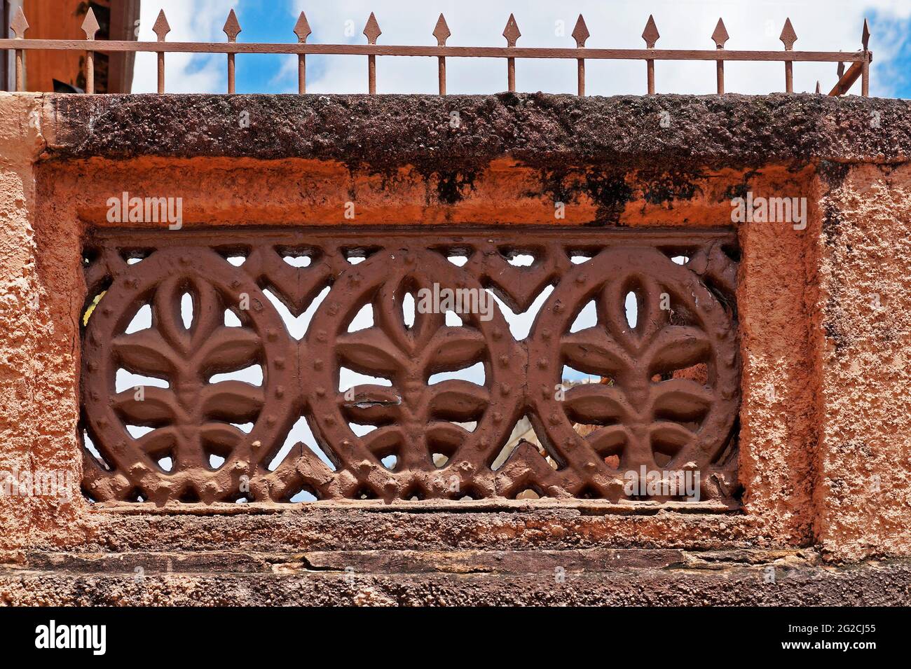 Grid pattern in concrete hi-res stock photography and images - Alamy