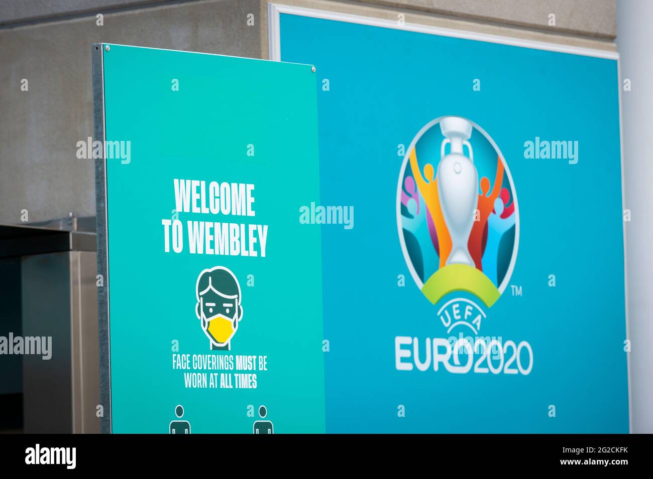 Uefa 2020 logo hi-res stock photography and images - Alamy