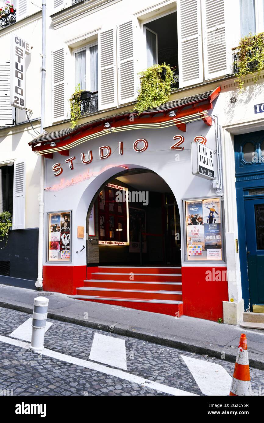 Studio 28 montmartre hi-res stock photography and images - Alamy