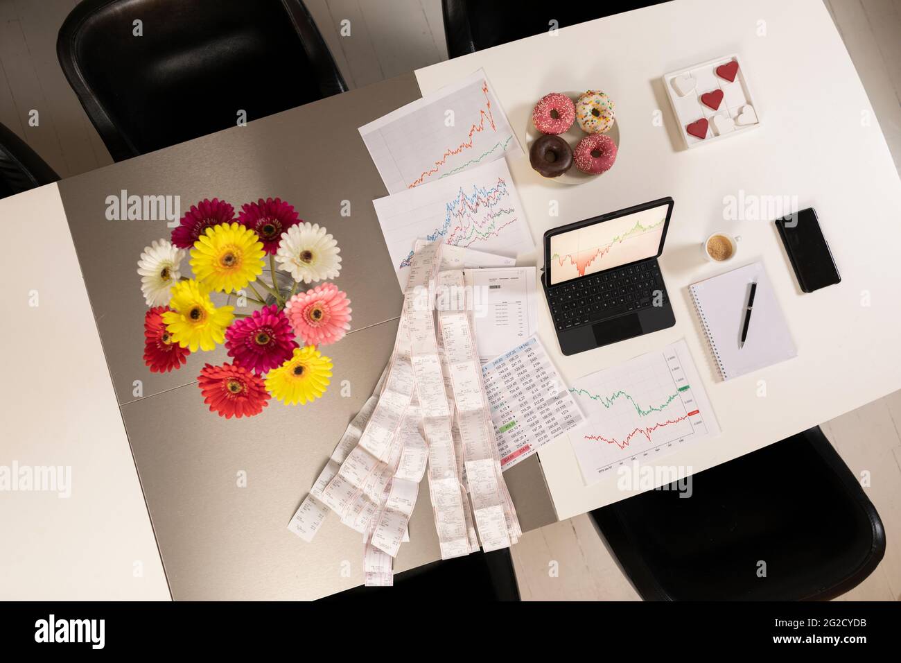 Documents on table hi-res stock photography and images - Alamy