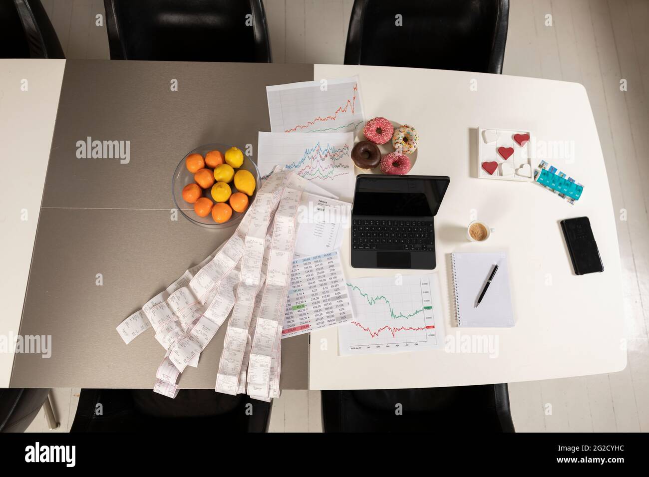 Documents on table hi-res stock photography and images - Alamy