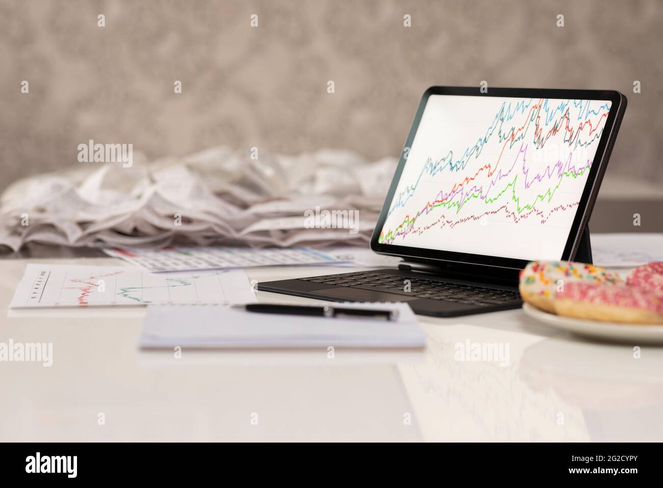 Receipt tablet hi-res stock photography and images - Alamy