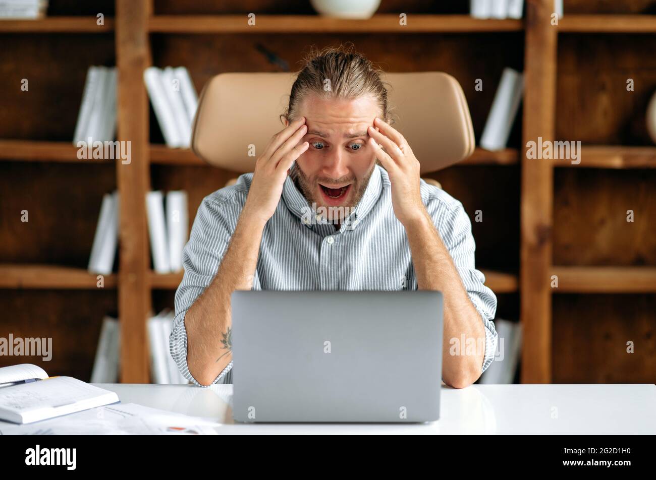 Office manager hi-res stock photography and images - Alamy