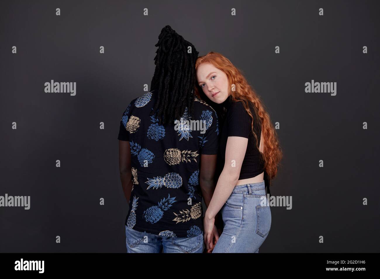 Couple hug studio hi-res stock photography and images - Alamy