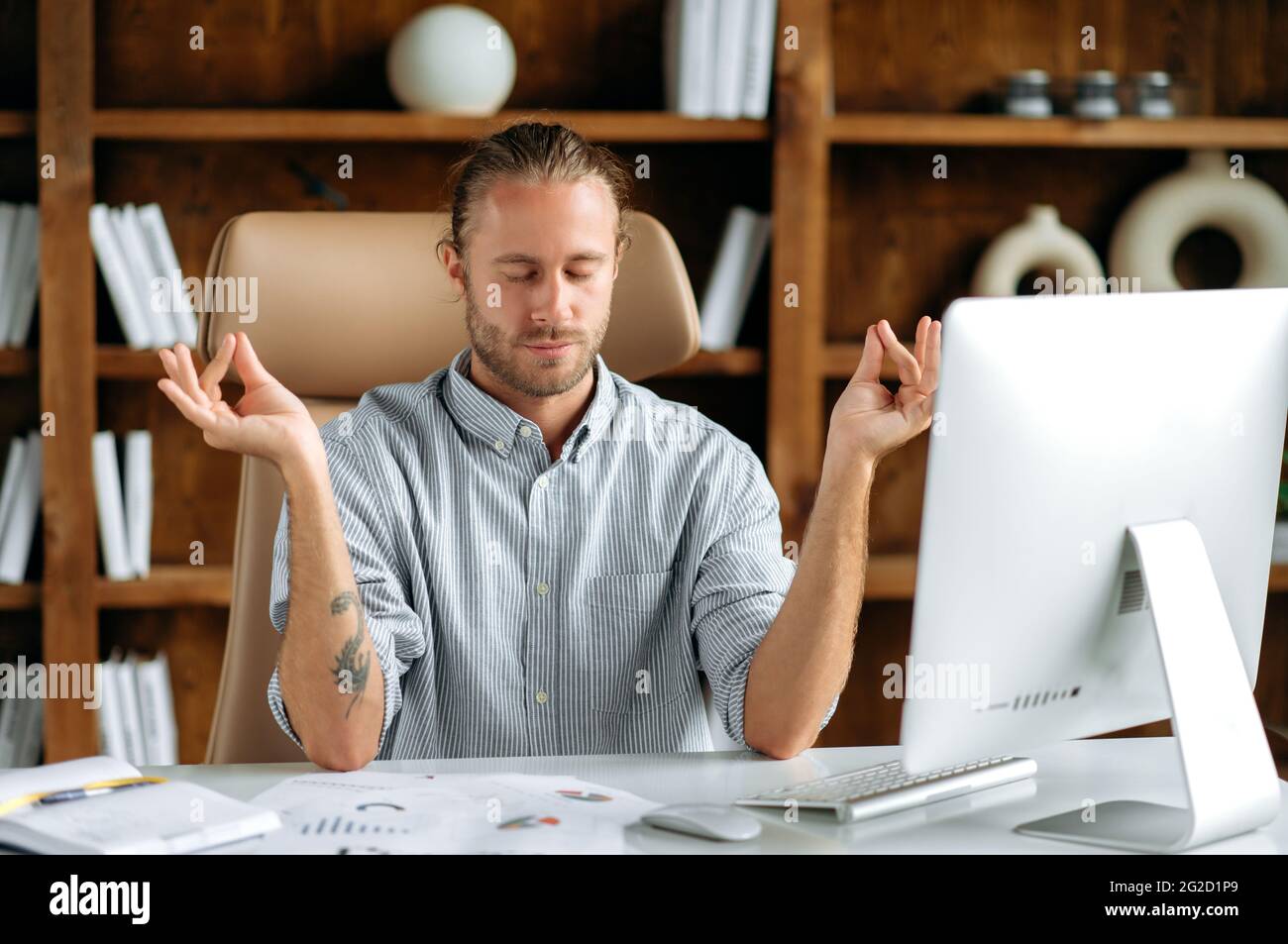 Chilling man employee hi-res stock photography and images - Alamy