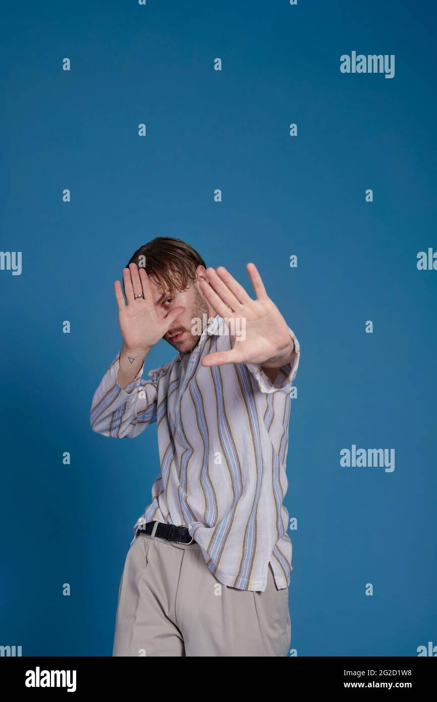 Vertical shot caucasian man hi-res stock photography and images - Alamy