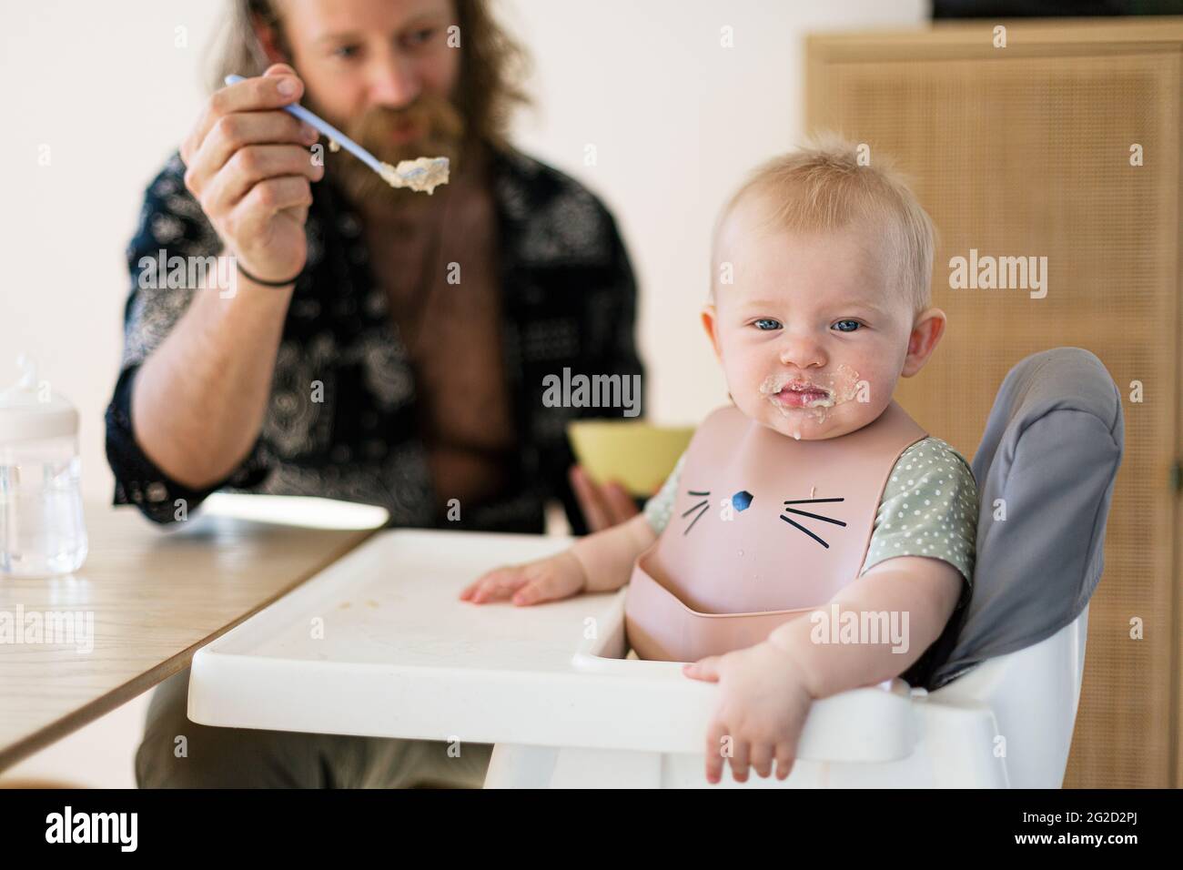 Teenage father baby hi-res stock photography and images - Alamy