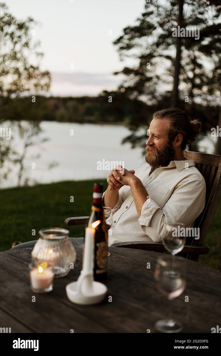Man sitting on porch hi-res stock photography and images - Alamy