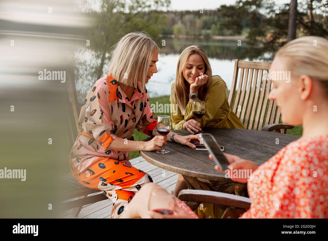 Women having fun together hi-res stock photography and images - Alamy