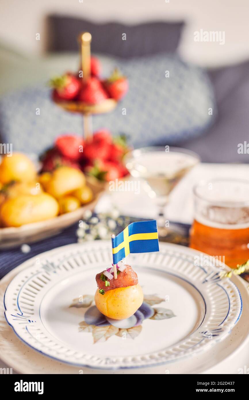 Midsummer setting hi-res stock photography and images - Alamy