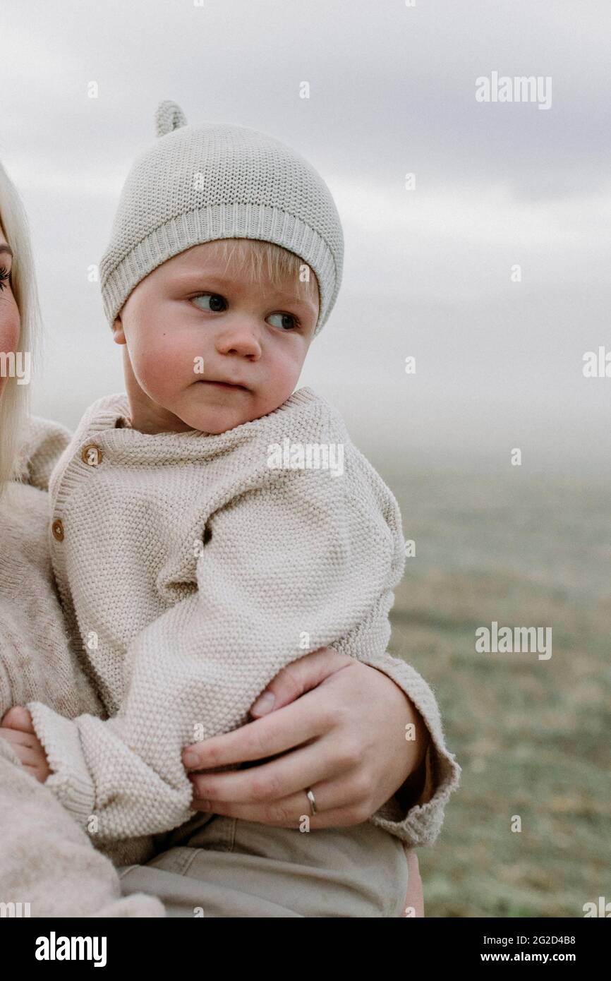 Posing in field hi-res stock photography and images - Alamy