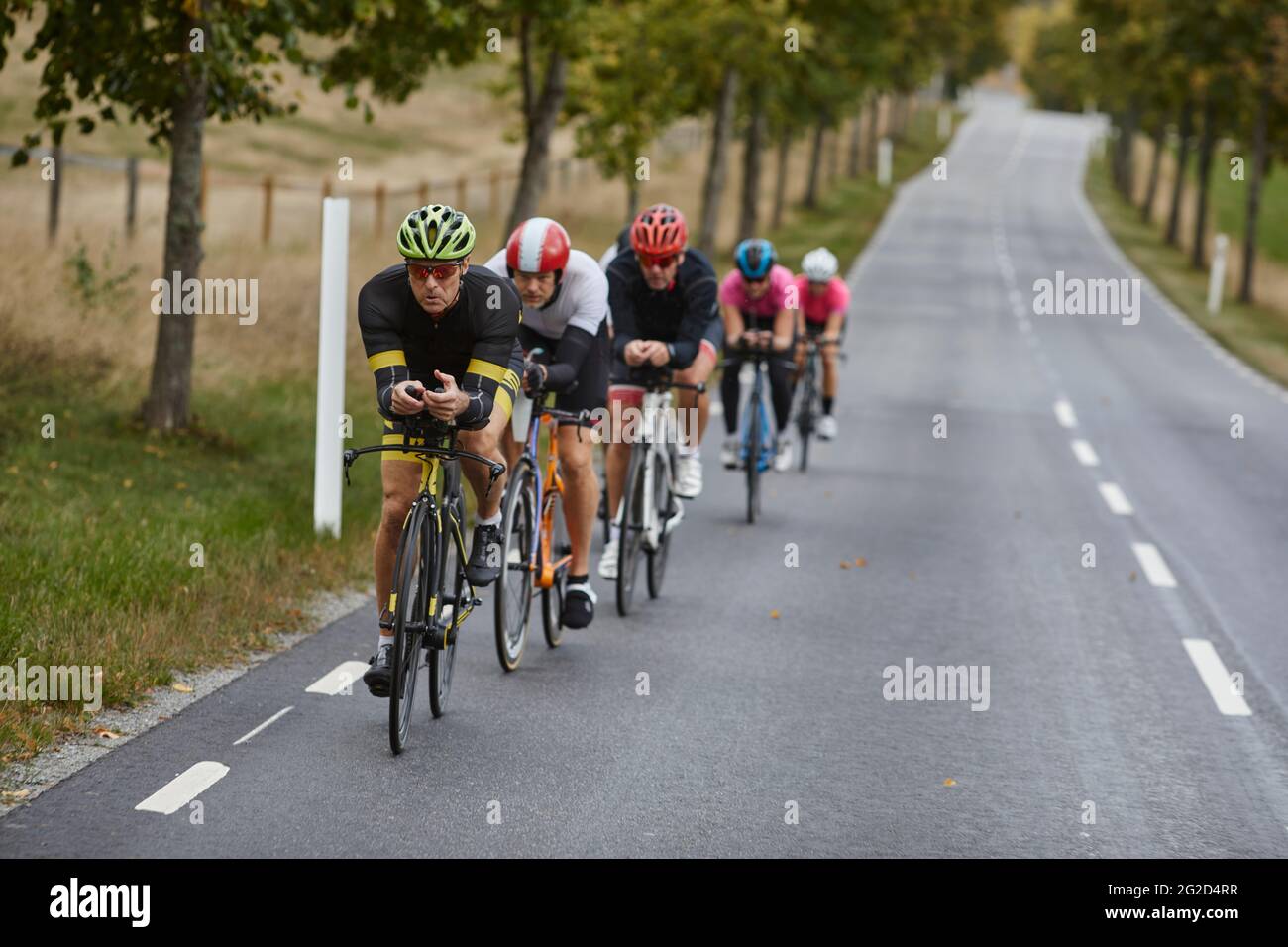 Mature male cyclists hi-res stock photography and images - Alamy