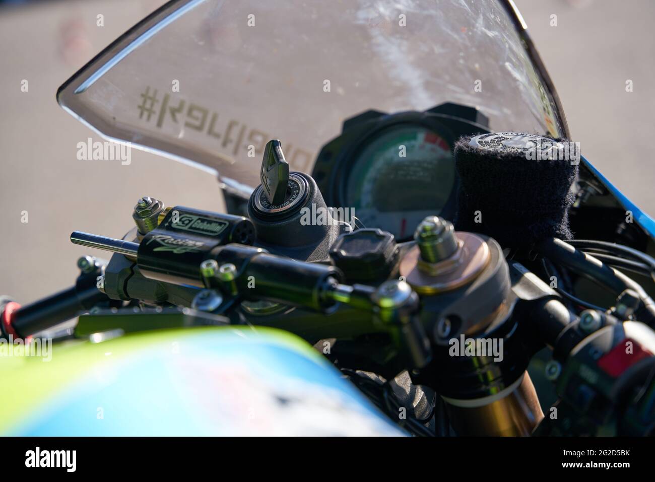 Rpm gauge hi-res stock photography and images - Alamy