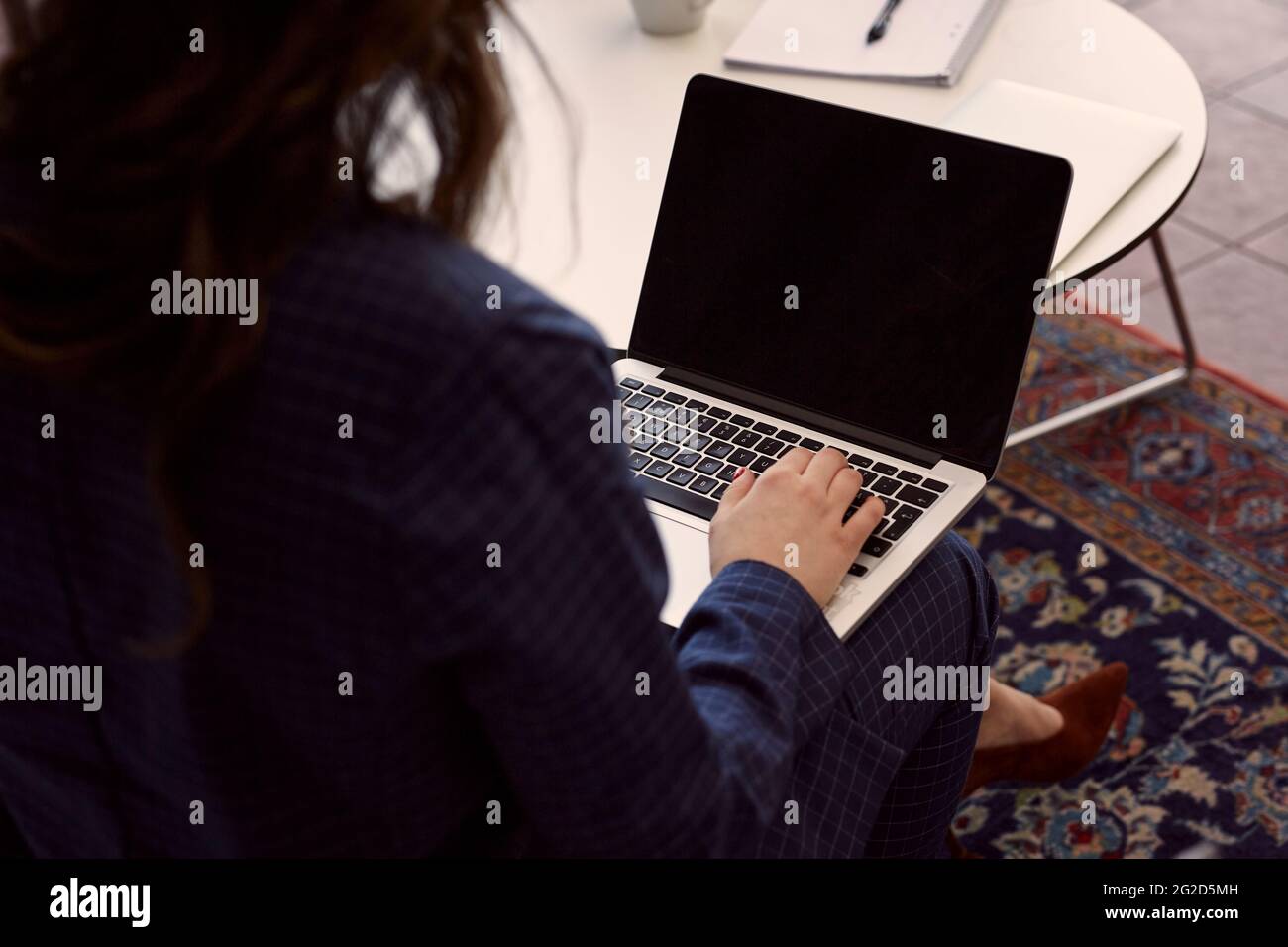 Mid section young businesswoman hi-res stock photography and images - Alamy