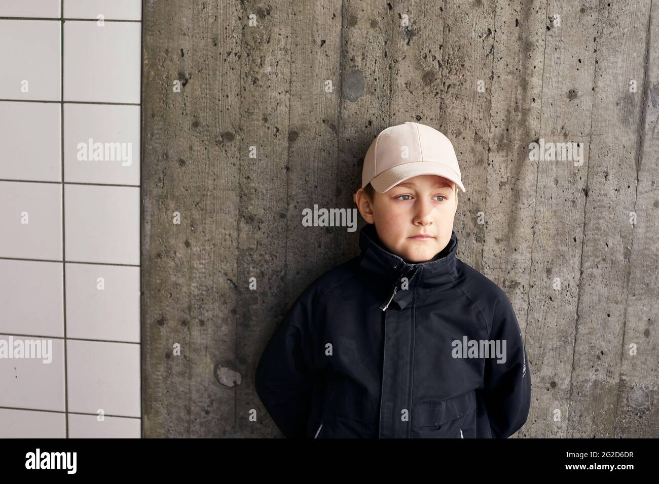 Boy wearing baseball cap hi-res stock photography and images - Alamy