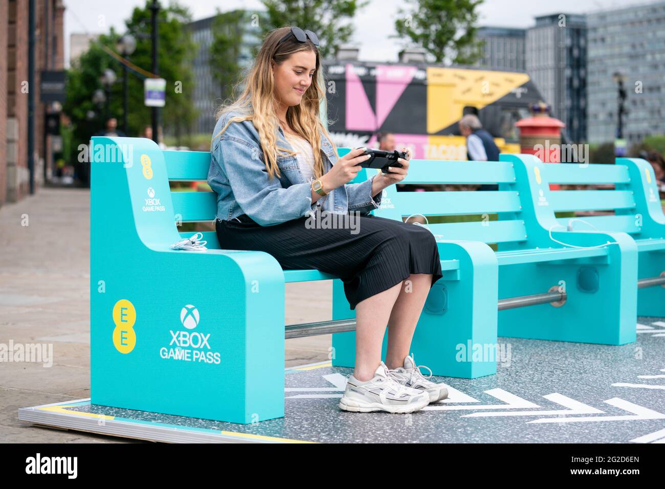 EDITORIAL USE ONLY Mobile gamers enjoy EE's Gaming on the Go Pit Stops ...